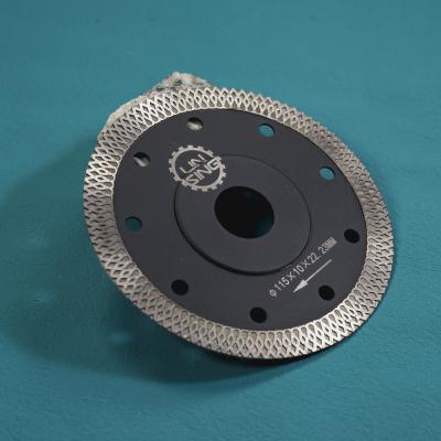 Cina 140 denti Turbo Saw Blade per taglio di lastre di pietra e piastrelle Disco di taglio a secco bagnato in vendita