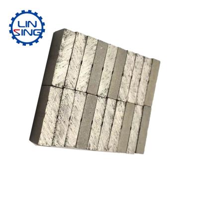 中国 ODMサポート 24*5.5*10mm ブロック切断ヒントのための柔らかい硬い大理石ダイヤモンド切断セグメント 販売のため