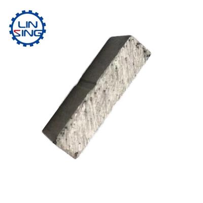 中国 ODMサポート 24*5.5*10mm ブロック切断ヒントのための柔らかい硬い大理石ダイヤモンド切断セグメント 販売のため
