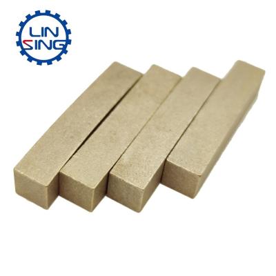 中国 マルマーブロック切断 30*9*10mm 石灰岩 ダイヤモンド 切断器 刃 尖端 ディスク 切断器 販売のため