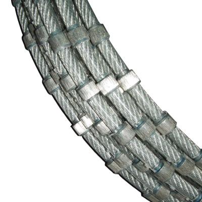 Cina 11.0mm Corda di diamanti sinterizzata Quadratura di diamanti per tagliare blocchi di pietra in vendita