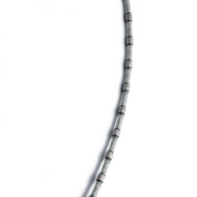 Cina 11.0mm Corda di diamanti sinterizzata Quadratura di diamanti per tagliare blocchi di pietra in vendita