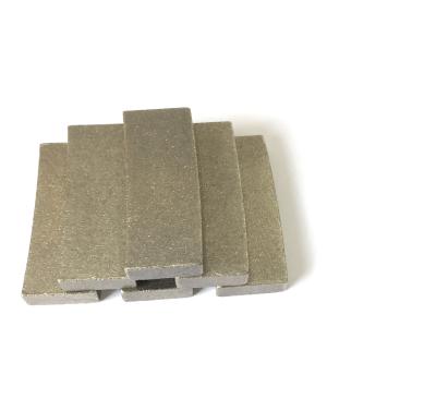 Cina Segmento di lama da sega di diamante da 350 mm per design a forma di ventola di arenaria e colore dorato in vendita