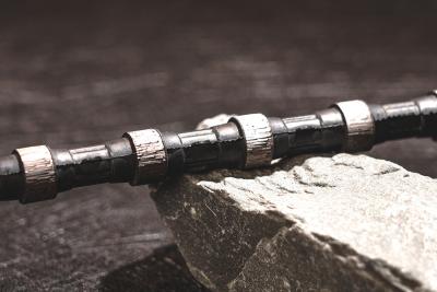 Cina Perline di sinterizzazione di prima classe perline di diamanti flessibili filo per la cava di granito 11,5MM*40 in vendita