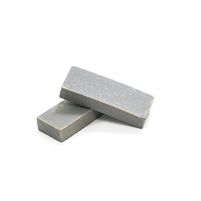 Cina 40*7*15 Segmento di rettifica del diamante in colore per il taglio del cemento di granito e marmo in vendita