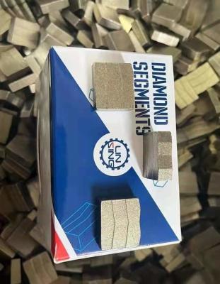 Cina 13/15/20mm Segmento di diamanti in argento multiblade per il taglio del granito di marmo da 5,5 a 6,5 mm in vendita