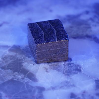 China Segmentos de diamante de tipo multicamadas para corte de granito 300 mm 3500 mm à venda