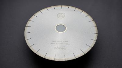 Cina Lametta di segatura in vetro di diamante di 350 mm personalizzata per il taglio delle piastrelle su una macchina da ponte in vendita