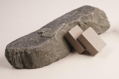 Cina Flat Form Indonesia Segmento di arenaria 24*9*15mm Disco singolo Tagliatore di arenaria Punti Segmento di strato sandwich in vendita