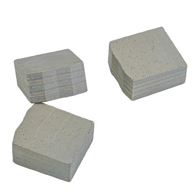 Cina Segmenti di diamanti di tipo M personalizzati 24*11.6/12.4*20 mm per il taglio di piastrelle di blocchi di granito in vendita