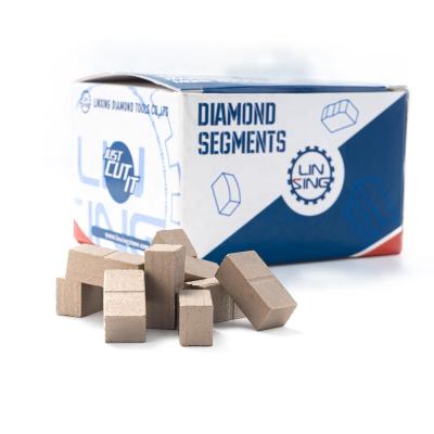 Cina Segmento di diamanti a punta di marmo personalizzato da 24*8*13 mm per taglio morbido e duro in Pakistan in vendita