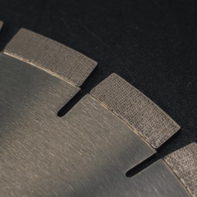 Cina D350mm Segmentato Arix Diamante seghe circolari per tagliare il granito in vendita