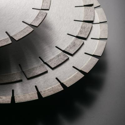 Cina D350mm Segmentato Arix Diamante seghe circolari per tagliare il granito in vendita