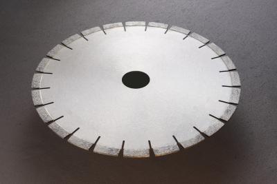 Cina Performance di saldatura ad alta frequenza lame da sega per il taglio di pietra vulcanica di lava in vendita