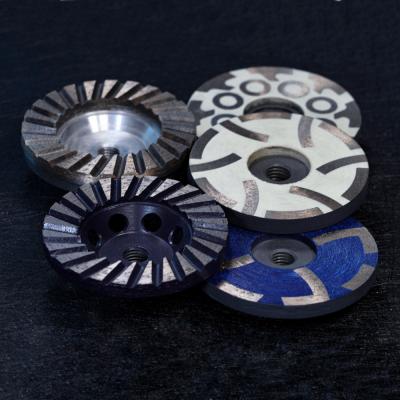 Cina 12 segmenti D100MM Griglia di calcestruzzo con 5/8-11 connessione e ruota abrasiva in vendita
