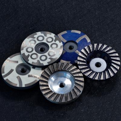 Cina 12 segmenti D100MM Griglia di calcestruzzo con 5/8-11 connessione e ruota abrasiva in vendita