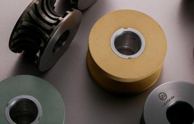 China 50-100mm de fio tamanho 10-50 CNC roda de perfis de diamante para em várias aplicações à venda
