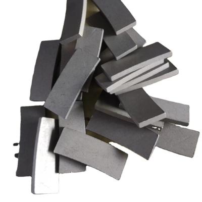 China OEM-ondersteuning 350 mm diamantsegment voor basaltsteen diamant snijgereedschappen in Indonesië Te koop