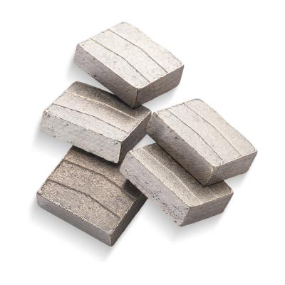 Cina Polvere di metallo di diamante utilizzata 24*12,7/11,5*15 mm Segmento di taglio per la estrazione di granito in vendita