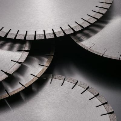 Cina Disco di taglio del diamante da 350/400/450 mm con maggiore efficienza e vantaggio delle prestazioni in vendita