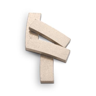 China Tecnologia de sinterização Segmento de diamante super afiado para corte de granito Estilo de forma de ventilador à venda
