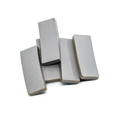 China Segmento de diamante sinterizado para corte de pedra de lava indonésia de alta frequência à venda