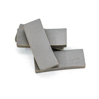 China Segmentos de diamante de longa duração para ferramentas de corte de pedra de lava de 1000 mm em design sinterizado à venda
