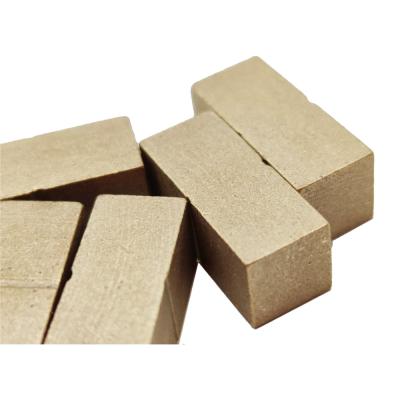 Cina Taglio veloce e resistente 30*10*10 segmenti di diamanti sandwich per taglio di travertino beige in vendita