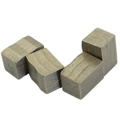 China Segmento de diamante de lâminas duplas brasadas de alta frequência para corte de granito 22*13,1/13,9*15mm à venda
