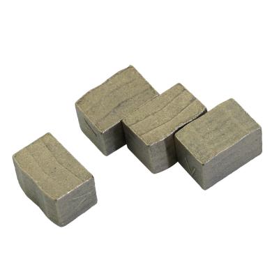 China Segmento de diamante de lâminas duplas brasadas de alta frequência para corte de granito 22*13,1/13,9*15mm à venda