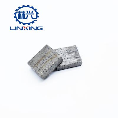 China Segmento de camada de sanduíche Pedra de areia Diamante dicas para máquina de lâmina única 1200mm à venda
