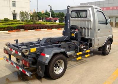 China 2tons Hook Arm Garbage Truck XZJ5040ZXX For Loading , Unloading , And Transport for sale