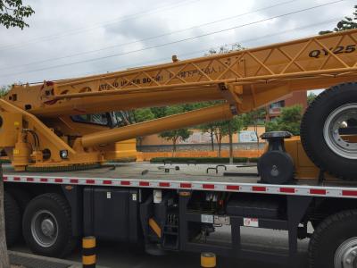 China 14 Ton vehicle mounted crane Telescopic Boom Driven By Hydraulic , 35 T.M for sale