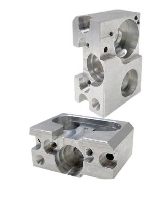 China Precision China Factory Alumínio aço inoxidável Máquinas CNC personalizadas de torneamento de peças de usinagem para automóveis / motocicletas / drones à venda