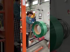 Volledig automatische transportband 0,4 kW PET-bandwinder met PLC-besturingssysteem Volledig automatische PET-bandwinder met PLC-besturing en snijwerk