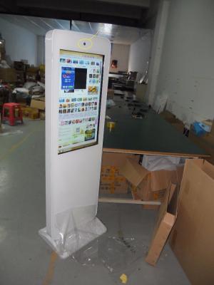 China Android ou Win11 OS 49" 50" polegadas Piso de pé todo-em-um LCD AD PC quiosque touchscreen à venda