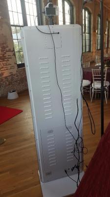 China Sozinho 32" LED LCD interativo de autoatendimento PC terminal touchscreen quiosque fotobooth à venda