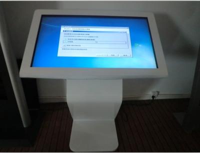 Cina Stand della hall 32 pollici con touchscreen internet a LED PC all-in-one chiosco macchina di controllo delle informazioni pubblicitarie interattive in vendita