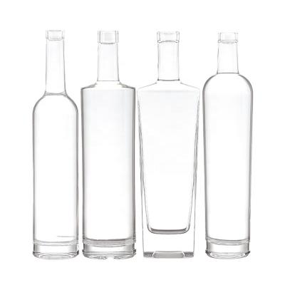 Cina Materiale di base di vetro Super Flint 700 ml vetro chiaro whisky vodka bottiglia di vino per l' alcol in vendita