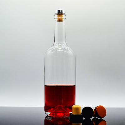 Cina Elegante bottiglia in vetro di vodka gin 500ml 750ml 1000ml Volume per bottiglia in vetro personalizzata in vendita