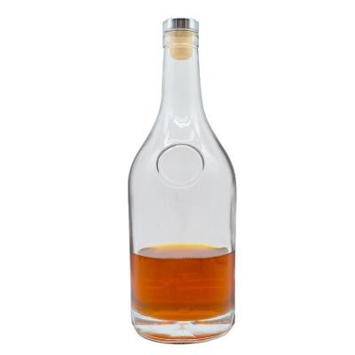 Cina 500 ml 750 ml bottiglia di vetro trasparente a misura per whisky brandy tequila gin vodka in vendita