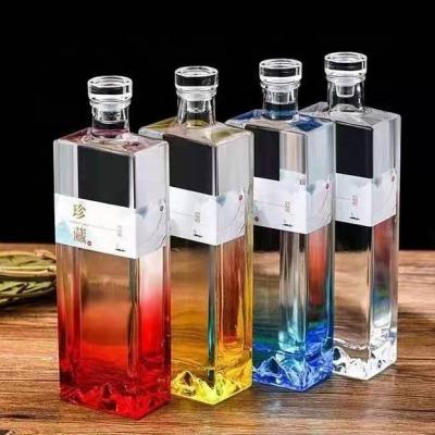 Cina Materiale di base Super Flint Glass Custom Printing Square Gin Bottle per e OEM Benvenuto in vendita