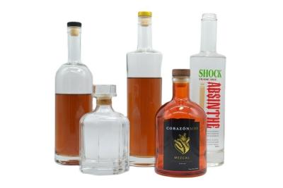 Cina Materiale di base Materiale di vetro Super Flint 750 ml Bottiglia di vetro vuota di vodka spiriti in vendita