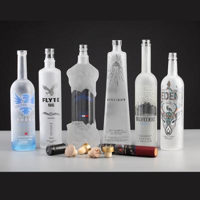 Cina Bottiglia di vetro 750 ml a forma quadrata per gin rum whisky vodka liquori e alcolici in vendita