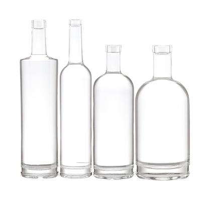 Cina 700 ml 200 ml 500 ml 1 litro Coppa di vetro Vodka Bottiglie di brandy per lo stoccaggio di champagne chiaro in vendita