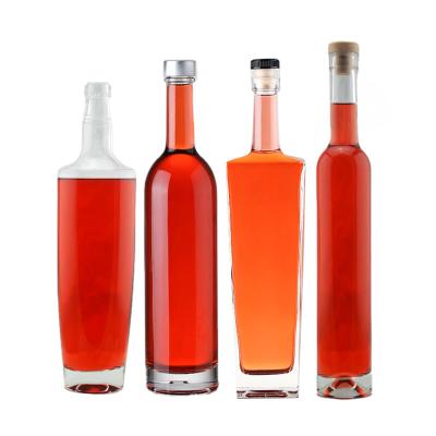 Cina Bottiglia di brandy rettangolare da 750 ml con collo lungo e vetro Super Flint in vendita