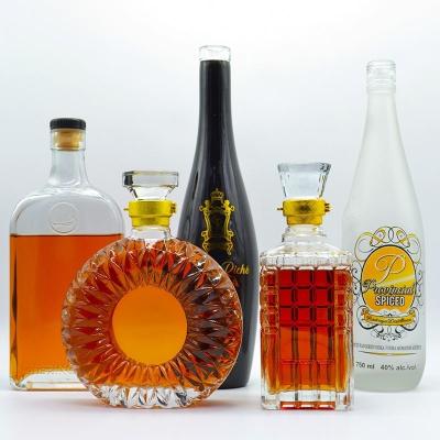 Cina 375 ml 500 ml 700 ml 750 ml 1000 ml Bottiglie di vetro trasparenti vuote per liquori in vendita