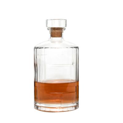 Cina Stampa del logo su misura 250ml 500ml 750ml Bottiglie di vetro trasparente per liquori in vendita