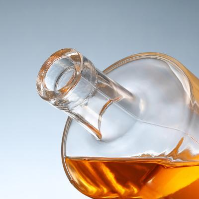 Cina Bottiglia di vetro da 500 ml per vodka in vendita