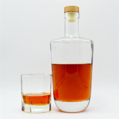 Cina Disponibile gratuitamente 1000 ml di forma chiara di vodka bianca ghiacciata bottiglia rotonda per cappuccio di torsione dell' acqua in vendita